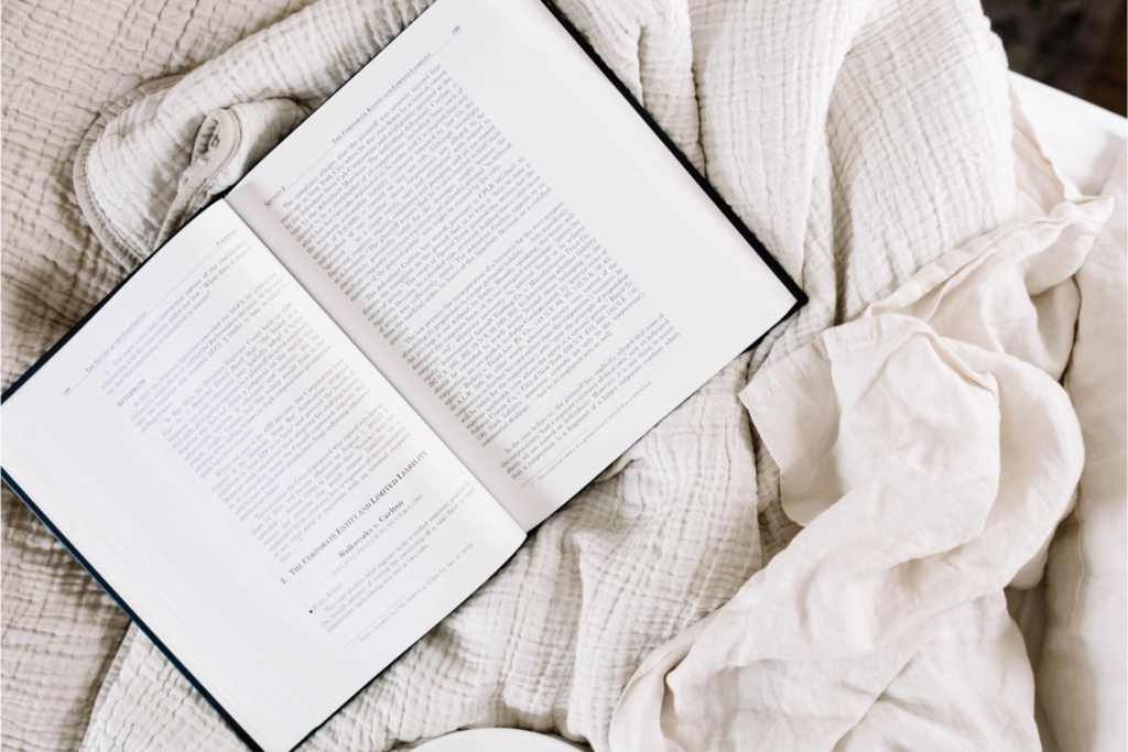 What to Expect in Your First Year of Law School - Surviving 1L - Tutor ...
